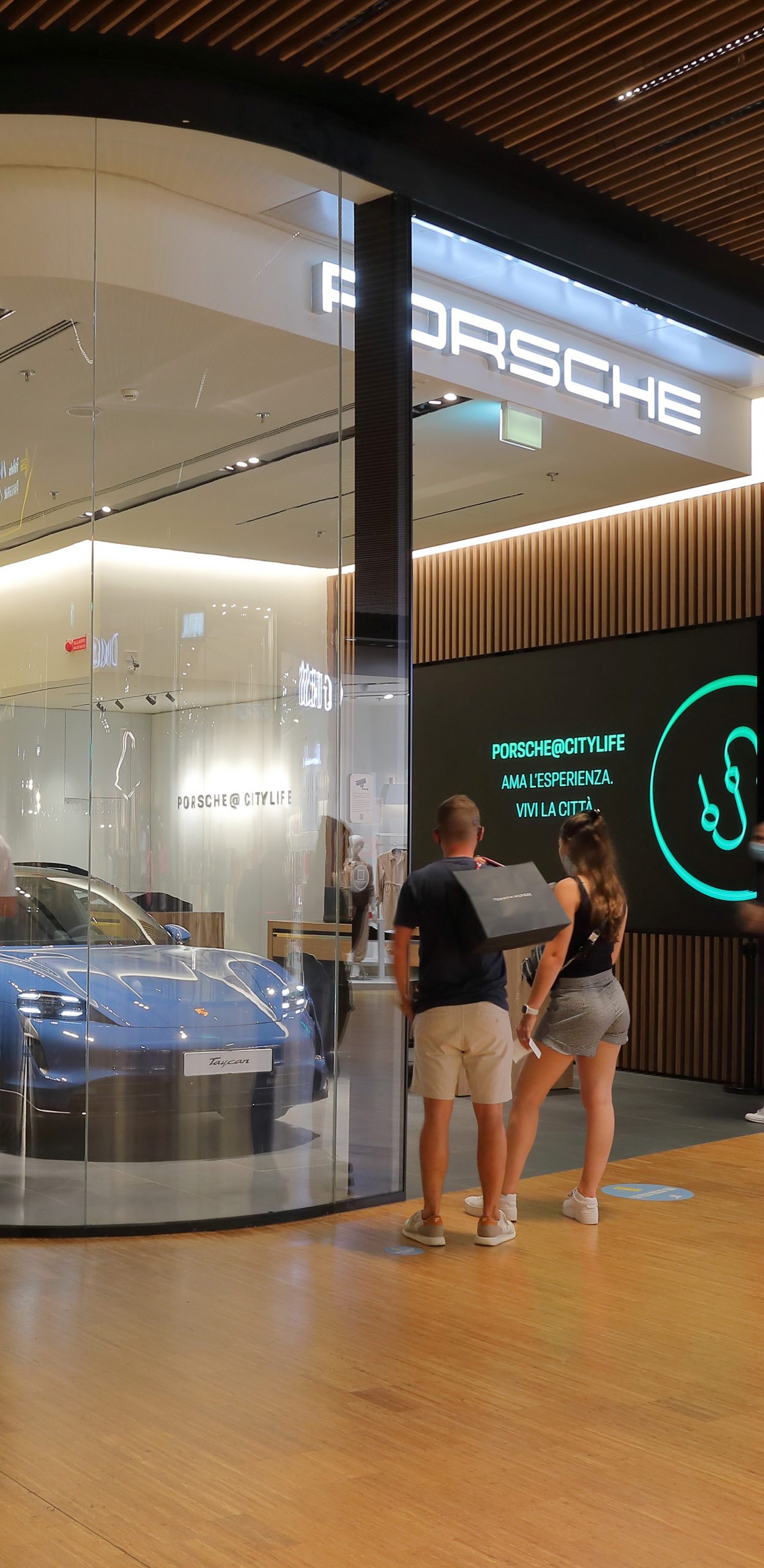 Porsche@CityLife | Vivi l’esperienza. Ama la Città.